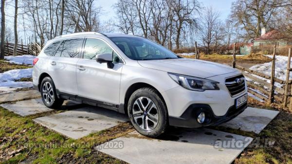 White Subaru Outback 2019 in Tallinn, with an engine capacity of 2.50 L and mileage of 125 thousand km for 16300 €, photo 6 on AUTOMOTO.COM.LV