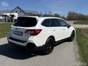 White Subaru Outback 2019 in Kretinga, with an engine capacity of 3.60 L and mileage of 218 thousand km for 15999 €, photo 9 on AUTOMOTO.COM.LV