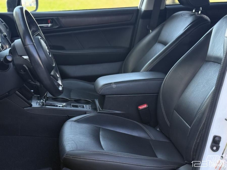 White Subaru Outback 2019 in Kretinga, with an engine capacity of 3.60 L and mileage of 218 thousand km for 15999 €, photo 16 on AUTOMOTO.COM.LV