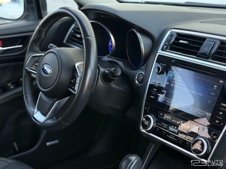 White Subaru Outback 2019 in Kretinga, with an engine capacity of 3.60 L and mileage of 218 thousand km for 15999 €, photo 30 on AUTOMOTO.COM.LV