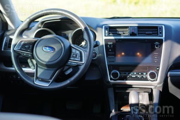 White Subaru Outback 2019 in Cesis, with an engine capacity of 2.50 L and mileage of 104 thousand km for 19800 €, photo 6 on AUTOMOTO.COM.LV