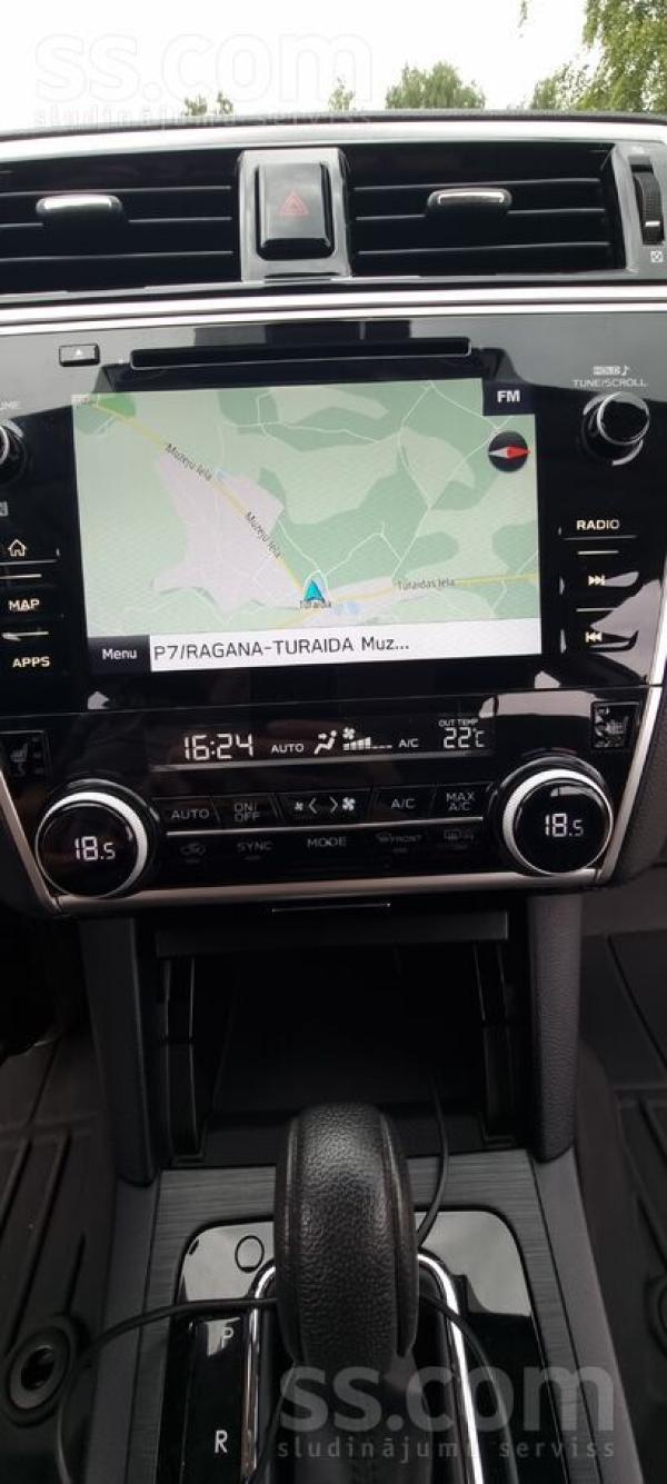 White Subaru Outback 2019 in Cesis, with an engine capacity of 2.50 L and mileage of 104 thousand km for 19800 €, photo 8 on AUTOMOTO.COM.LV