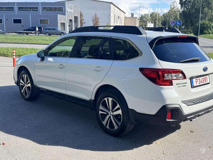 Balts Subaru Outback 2019 Prienai, ar dzinēja tilpumu 2.50 L un nobraukumu 28 tūkst. km par 17500 €, foto 5 vietnē AUTOMOTO.COM.LV