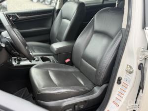 White Subaru Outback 2019 in Riga, with an engine capacity of 2.50 L and mileage of 107 thousand km for 18500 €, photo 5 on AUTOMOTO.COM.LV