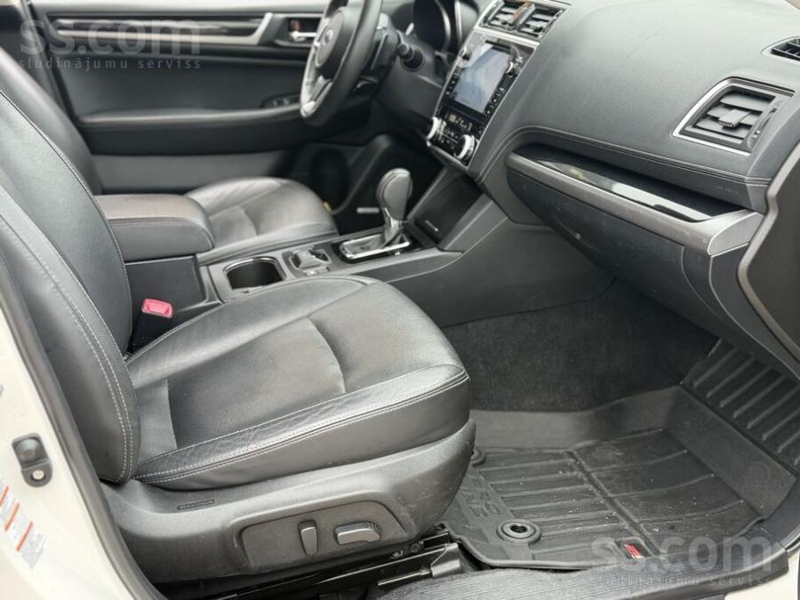 White Subaru Outback 2019 in Riga, with an engine capacity of 2.50 L and mileage of 107 thousand km for 18500 €, photo 18 on AUTOMOTO.COM.LV
