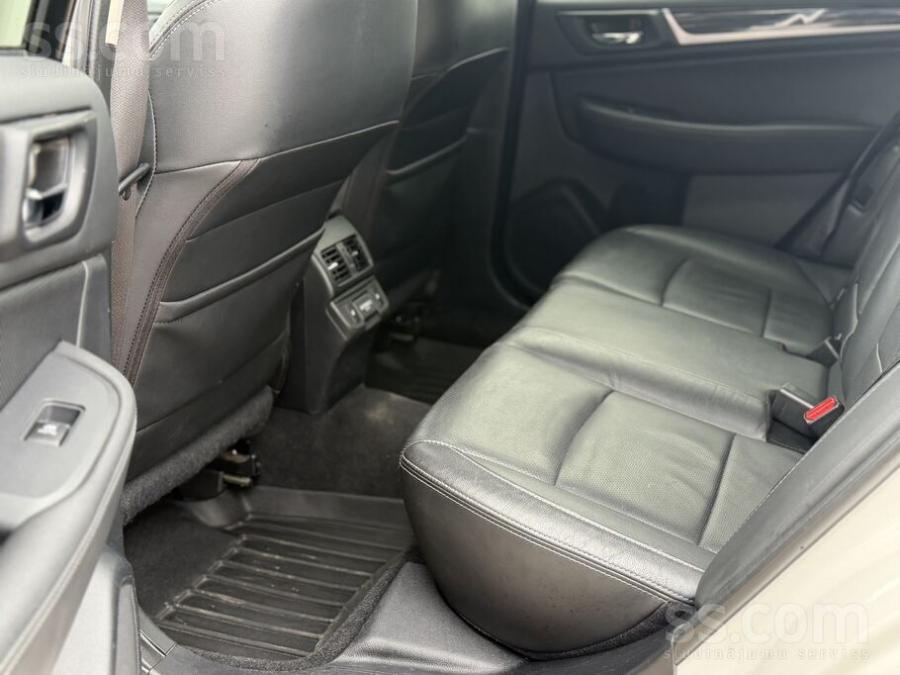 White Subaru Outback 2019 in Riga, with an engine capacity of 2.50 L and mileage of 107 thousand km for 18500 €, photo 22 on AUTOMOTO.COM.LV