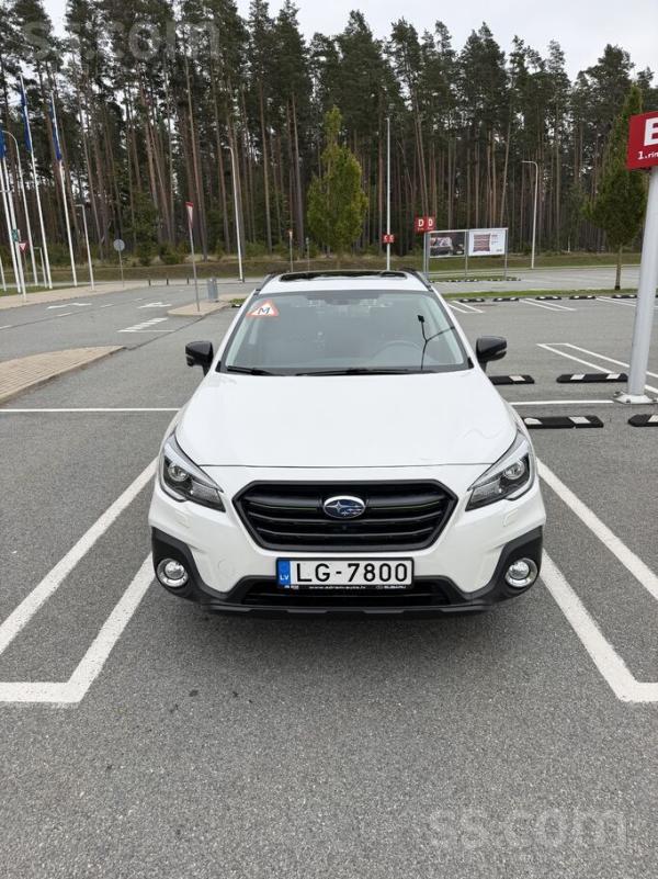 White Subaru Outback 2019 in Riga, with an engine capacity of 2.50 L and mileage of 115 thousand km for 19000 €, photo 5 on AUTOMOTO.COM.LV