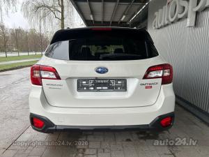 White Subaru Outback 2020 in Tallinn, with an engine capacity of 2.50 L and mileage of 102 thousand km for 19990 €, photo 6 on AUTOMOTO.COM.LV