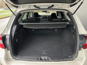 White Subaru Outback 2020 in Tallinn, with an engine capacity of 2.50 L and mileage of 102 thousand km for 19990 €, photo 7 on AUTOMOTO.COM.LV
