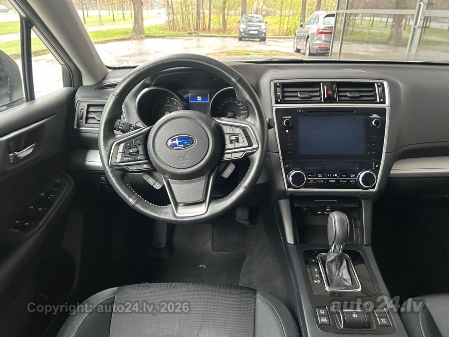 White Subaru Outback 2020 in Tallinn, with an engine capacity of 2.50 L and mileage of 102 thousand km for 19990 €, photo 10 on AUTOMOTO.COM.LV