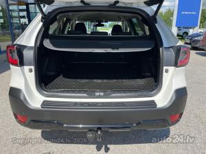 White Subaru Outback 2021 in Tartu, with an engine capacity of 2.50 L and mileage of 149 thousand km for 21900 €, photo 11 on AUTOMOTO.COM.LV