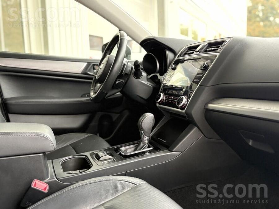 White Subaru Outback 2021 in Riga, with an engine capacity of 2.50 L and mileage of 190 thousand km for 17500 €, photo 17 on AUTOMOTO.COM.LV