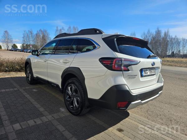 White Subaru Outback 2022 in Aizkraukle, with an engine capacity of 2.50 L and mileage of 73 thousand km for 25600 €, photo 4 on AUTOMOTO.COM.LV