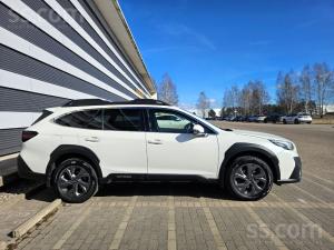 White Subaru Outback 2022 in Aizkraukle, with an engine capacity of 2.50 L and mileage of 73 thousand km for 25600 €, photo 22 on AUTOMOTO.COM.LV