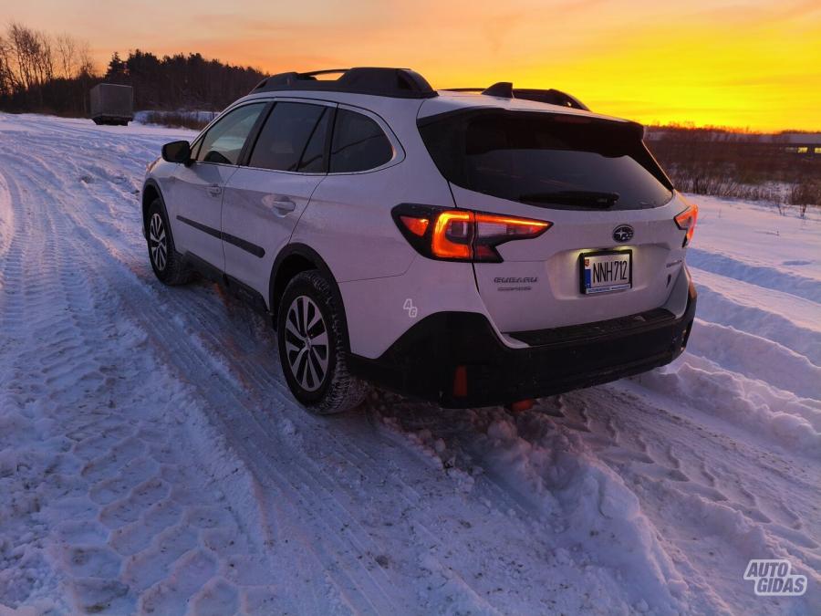 Balts Subaru Outback 2022 Viļņa, ar dzinēja tilpumu 2.50 L un nobraukumu 28 tūkst. km par 20700 €, foto 1 vietnē AUTOMOTO.COM.LV