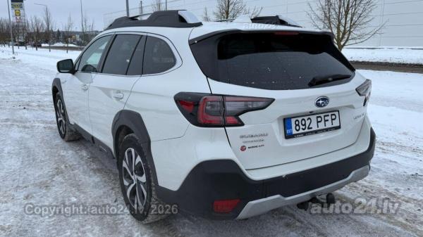 White Subaru Outback 2022 in Tartu, with an engine capacity of 2.50 L and mileage of 141 thousand km for 26990 €, photo 3 on AUTOMOTO.COM.LV