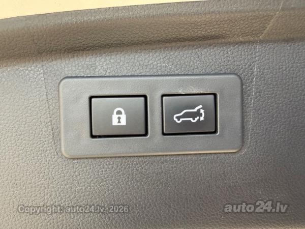 White Subaru Outback 2022 in Tallinn, with an engine capacity of 2.50 L and mileage of 145 thousand km for 23490 €, photo 7 on AUTOMOTO.COM.LV