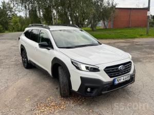 White Subaru Outback 2022 in Riga, with an engine capacity of 2.50 L and mileage of 187 thousand km for 19900 €, photo 3 on AUTOMOTO.COM.LV