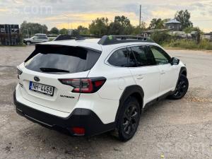 White Subaru Outback 2022 in Riga, with an engine capacity of 2.50 L and mileage of 187 thousand km for 19900 €, photo 5 on AUTOMOTO.COM.LV