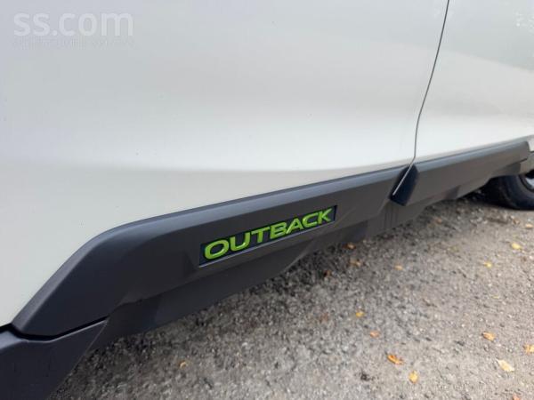White Subaru Outback 2022 in Riga, with an engine capacity of 2.50 L and mileage of 187 thousand km for 19900 €, photo 6 on AUTOMOTO.COM.LV