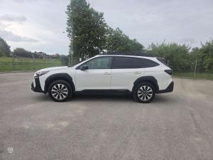 White Subaru Outback 2023 in Klaipeda, with an engine capacity of 2.50 L and mileage of 25 thousand km for 25700 €, photo 3 on AUTOMOTO.COM.LV