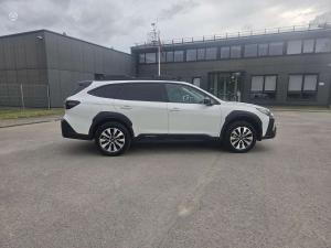 White Subaru Outback 2023 in Klaipeda, with an engine capacity of 2.50 L and mileage of 25 thousand km for 25700 €, photo 6 on AUTOMOTO.COM.LV
