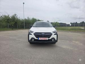 White Subaru Outback 2023 in Klaipeda, with an engine capacity of 2.50 L and mileage of 25 thousand km for 25700 €, photo 8 on AUTOMOTO.COM.LV