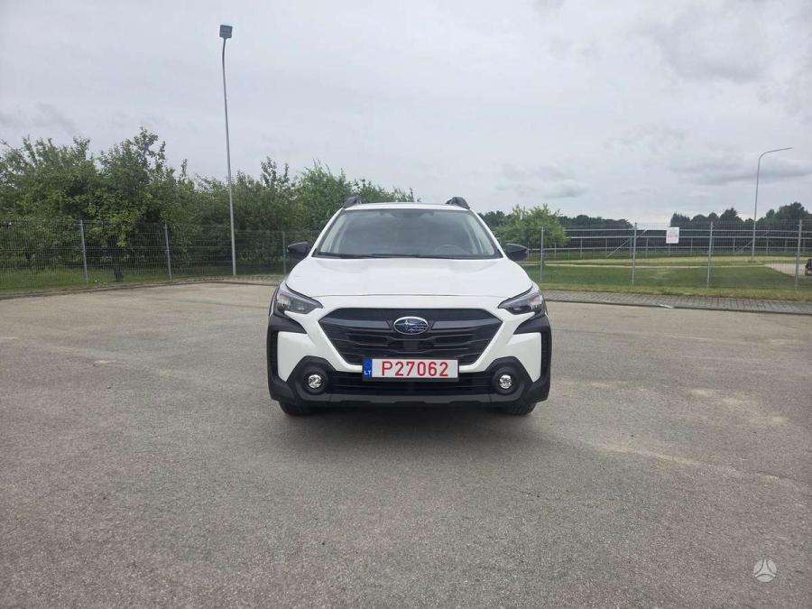 White Subaru Outback 2023 in Klaipeda, with an engine capacity of 2.50 L and mileage of 25 thousand km for 25700 €, photo 8 on AUTOMOTO.COM.LV