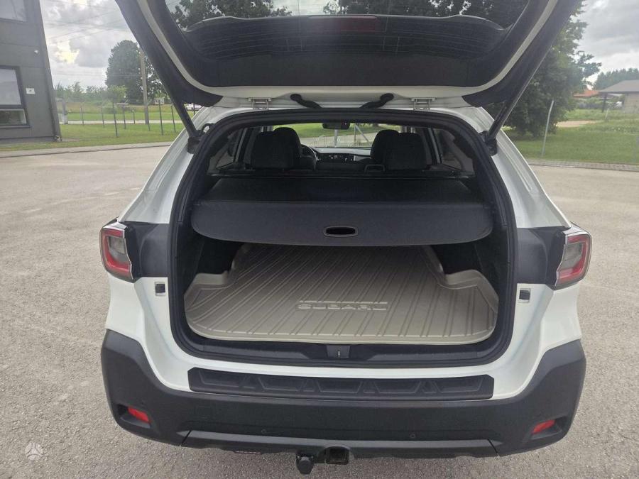 White Subaru Outback 2023 in Klaipeda, with an engine capacity of 2.50 L and mileage of 25 thousand km for 25700 €, photo 10 on AUTOMOTO.COM.LV