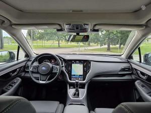 White Subaru Outback 2023 in Klaipeda, with an engine capacity of 2.50 L and mileage of 25 thousand km for 25700 €, photo 14 on AUTOMOTO.COM.LV