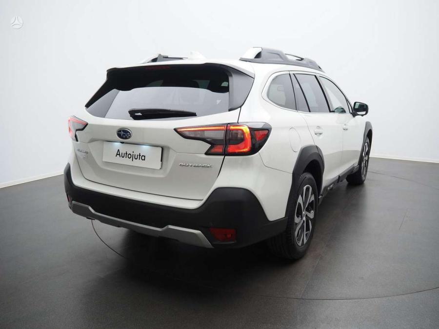 White Subaru Outback 2023 in Vilnius, with an engine capacity of 2.50 L and mileage of 149 thousand km for 25600 €, photo 5 on AUTOMOTO.COM.LV