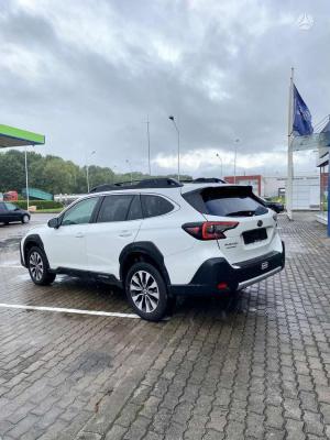 White Subaru Outback 2025 in Klaipeda, with an engine capacity of 2.50 L and mileage of 34 thousand km for 31000 €, photo 3 on AUTOMOTO.COM.LV