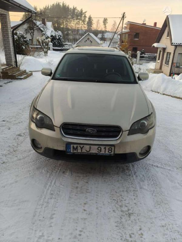 Yellow Subaru Outback 2004 in Vilnius, with an engine capacity of 2.46 L and mileage of 220 thousand km for 3555 €, photo 2 on AUTOMOTO.COM.LV