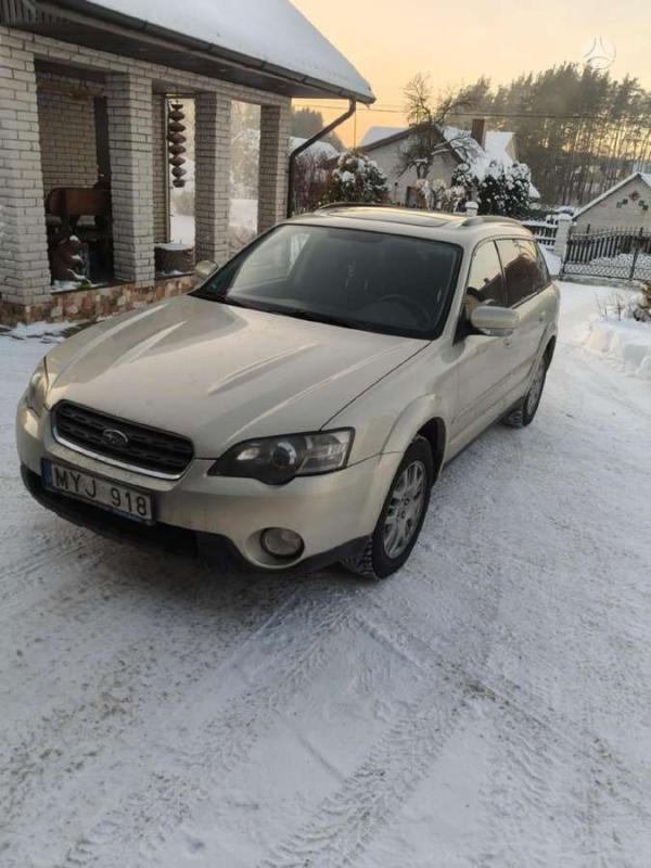 Yellow Subaru Outback 2004 in Vilnius, with an engine capacity of 2.46 L and mileage of 220 thousand km for 3555 €, photo 3 on AUTOMOTO.COM.LV
