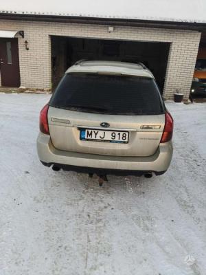 Yellow Subaru Outback 2004 in Vilnius, with an engine capacity of 2.46 L and mileage of 220 thousand km for 3555 €, photo 6 on AUTOMOTO.COM.LV