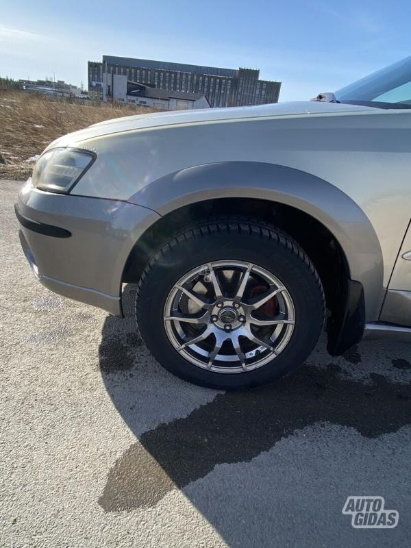 Yellow Subaru Outback 2004 in Mazeikiai, with an engine capacity of 3.00 L and mileage of 522 thousand km for 1500 €, photo 3 on AUTOMOTO.COM.LV