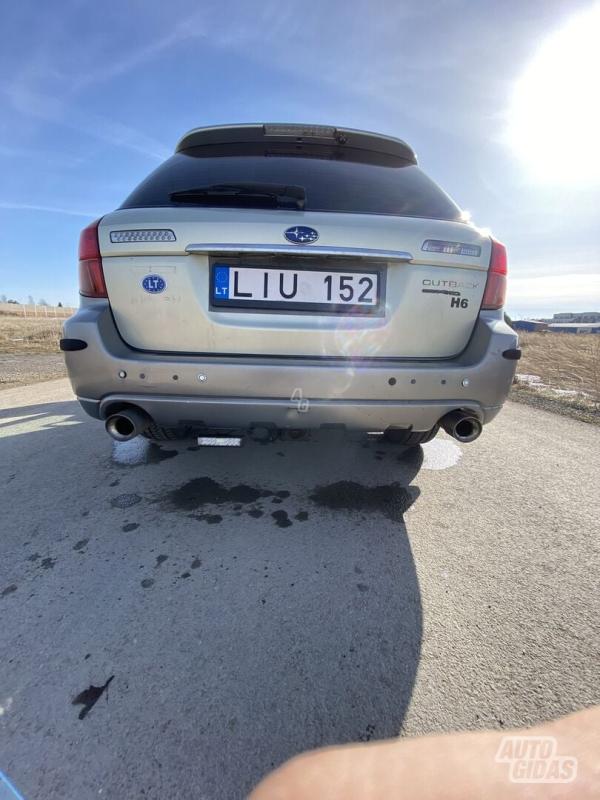 Yellow Subaru Outback 2004 in Mazeikiai, with an engine capacity of 3.00 L and mileage of 522 thousand km for 1500 €, photo 5 on AUTOMOTO.COM.LV