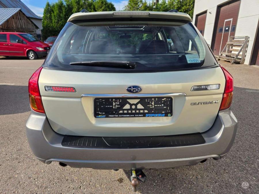 Dzeltens Subaru Outback 2004 Utena, ar dzinēja tilpumu 2.46 L un nobraukumu 286 tūkst. km par 3950 €, foto 5 vietnē AUTOMOTO.COM.LV