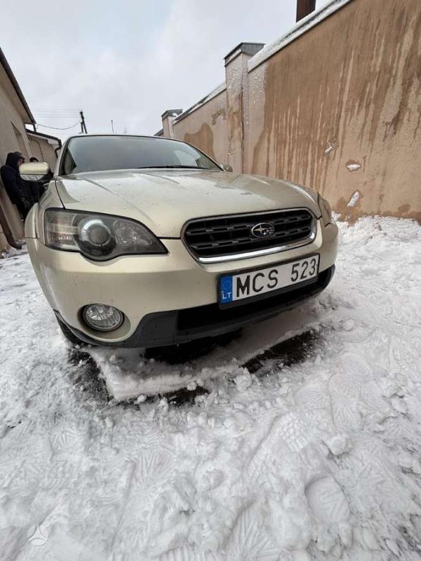 Yellow Subaru Outback 2005 in Siauliai, with an engine capacity of 3.00 L and mileage of 237 thousand km for 3950 €, photo 3 on AUTOMOTO.COM.LV