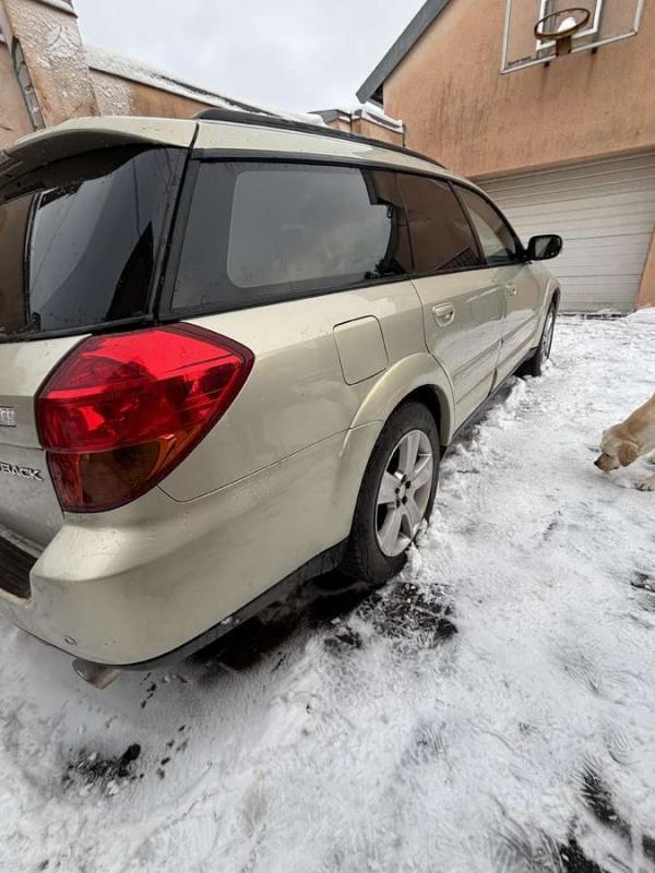 Yellow Subaru Outback 2005 in Siauliai, with an engine capacity of 3.00 L and mileage of 237 thousand km for 3950 €, photo 5 on AUTOMOTO.COM.LV