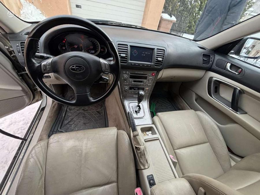 Yellow Subaru Outback 2005 in Siauliai, with an engine capacity of 3.00 L and mileage of 237 thousand km for 3950 €, photo 10 on AUTOMOTO.COM.LV