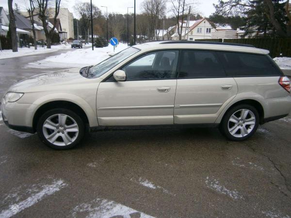 Dzeltens Subaru Outback 2007 Alīta, ar dzinēja tilpumu 2.50 L un nobraukumu 336 tūkst. km par 3700 €, foto 3 vietnē AUTOMOTO.COM.LV