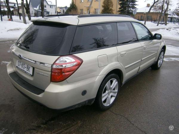 Dzeltens Subaru Outback 2007 Alīta, ar dzinēja tilpumu 2.50 L un nobraukumu 336 tūkst. km par 3700 €, foto 5 vietnē AUTOMOTO.COM.LV