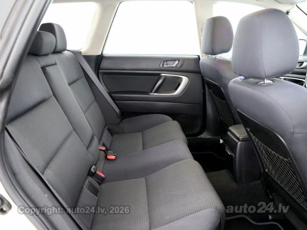 Yellow Subaru Outback 2007 in Tallinn, with an engine capacity of 2.50 L and mileage of 329 thousand km for 1799 €, photo 7 on AUTOMOTO.COM.LV