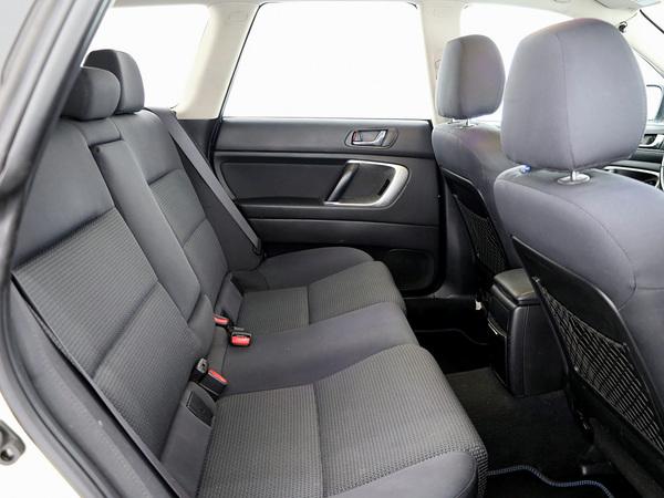 Dzeltens Subaru Outback 2007 Tallina, ar dzinēja tilpumu 2.50 L un nobraukumu 329 tūkst. km par 1799 €, foto 7 vietnē AUTOMOTO.COM.LV