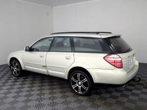 Dzeltens Subaru Outback 2007 Tallina, ar dzinēja tilpumu 2.50 L un nobraukumu 329 tūkst. km par 1799 €, foto 12 vietnē AUTOMOTO.COM.LV