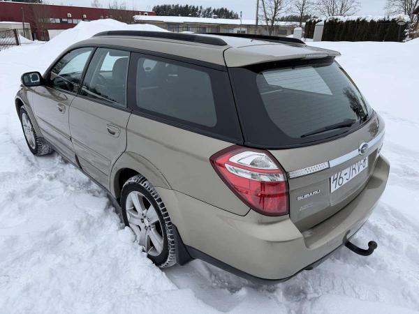 Yellow Subaru Outback 2009 in Utena, with an engine capacity of 2.46 L and mileage of 251 thousand km for 5150 €, photo 3 on AUTOMOTO.COM.LV