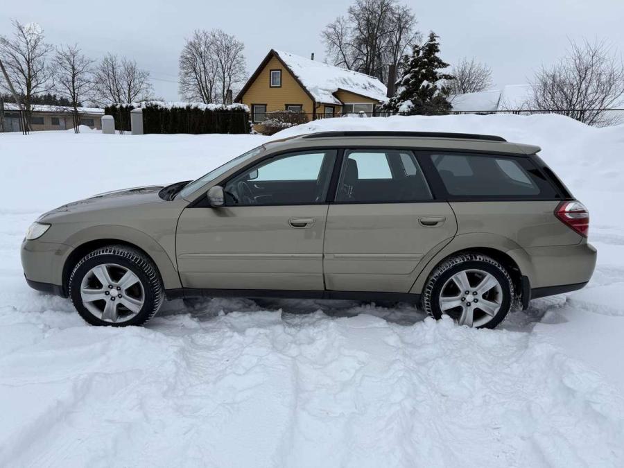 Dzeltens Subaru Outback 2009 Utena, ar dzinēja tilpumu 2.46 L un nobraukumu 251 tūkst. km par 5150 €, foto 5 vietnē AUTOMOTO.COM.LV
