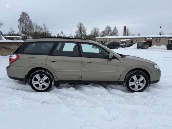 Yellow Subaru Outback 2009 in Utena, with an engine capacity of 2.46 L and mileage of 251 thousand km for 5150 €, photo 6 on AUTOMOTO.COM.LV