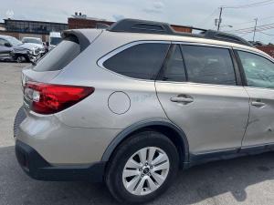 Yellow Subaru Outback 2018 in Alytus, with an engine capacity of 2.50 L and mileage of 214 thousand km for 6300 €, photo 5 on AUTOMOTO.COM.LV